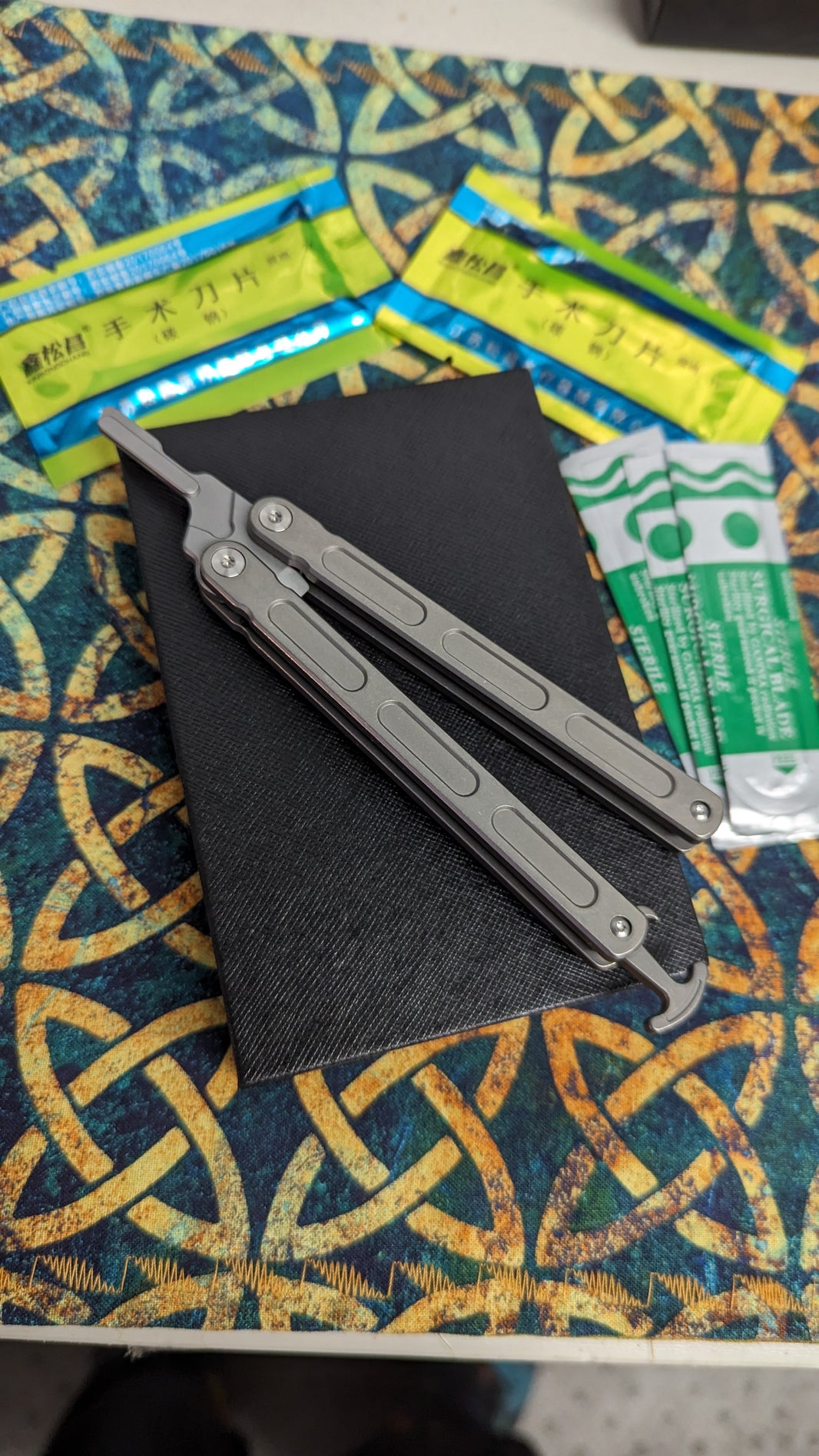 BUTTERFLY & BALISONG KNIVES – LIGHTNING OTF KNIVES
