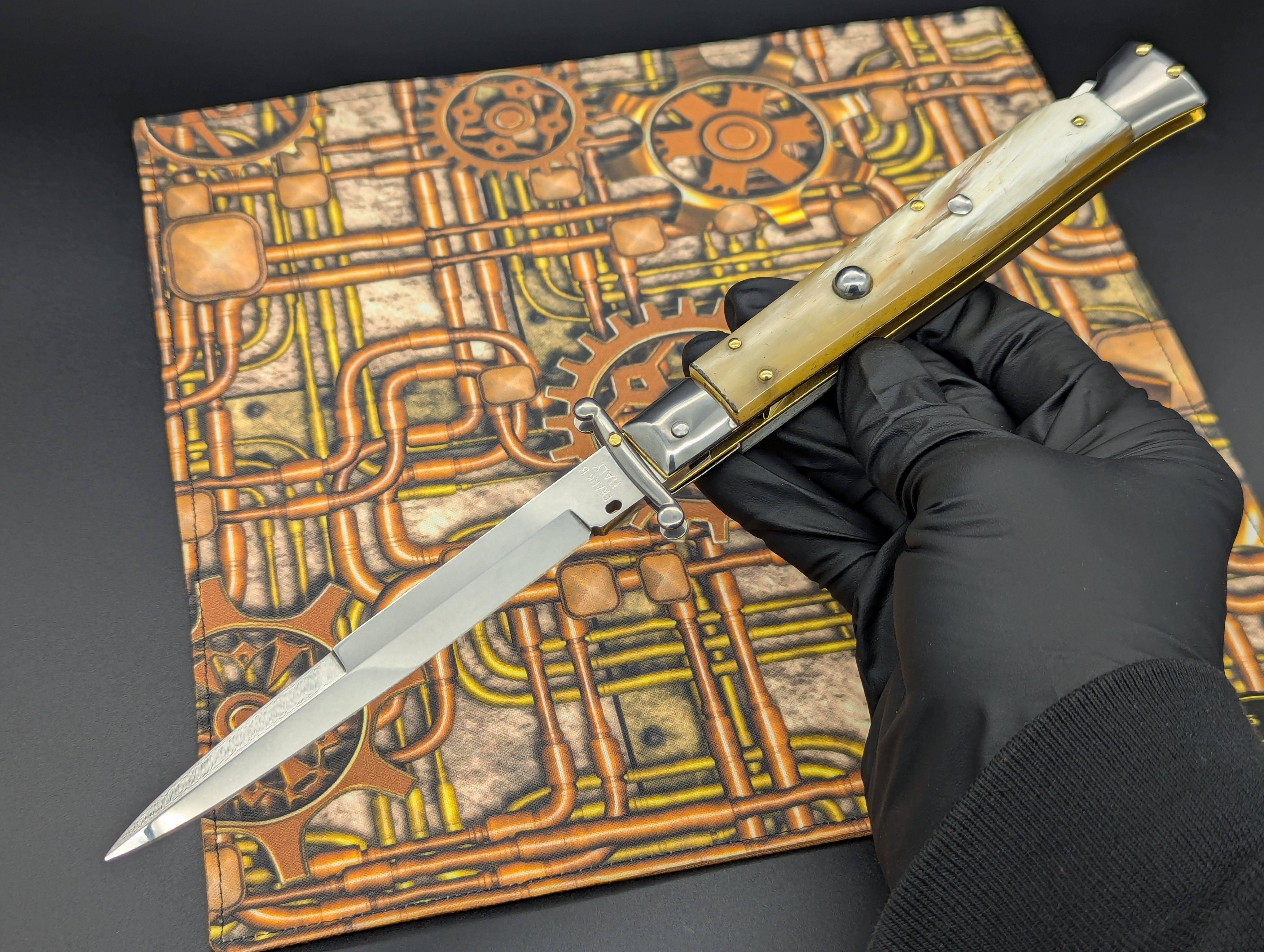 CUSTOM SWITCHBLADE KNIVES – LIGHTNING OTF KNIVES