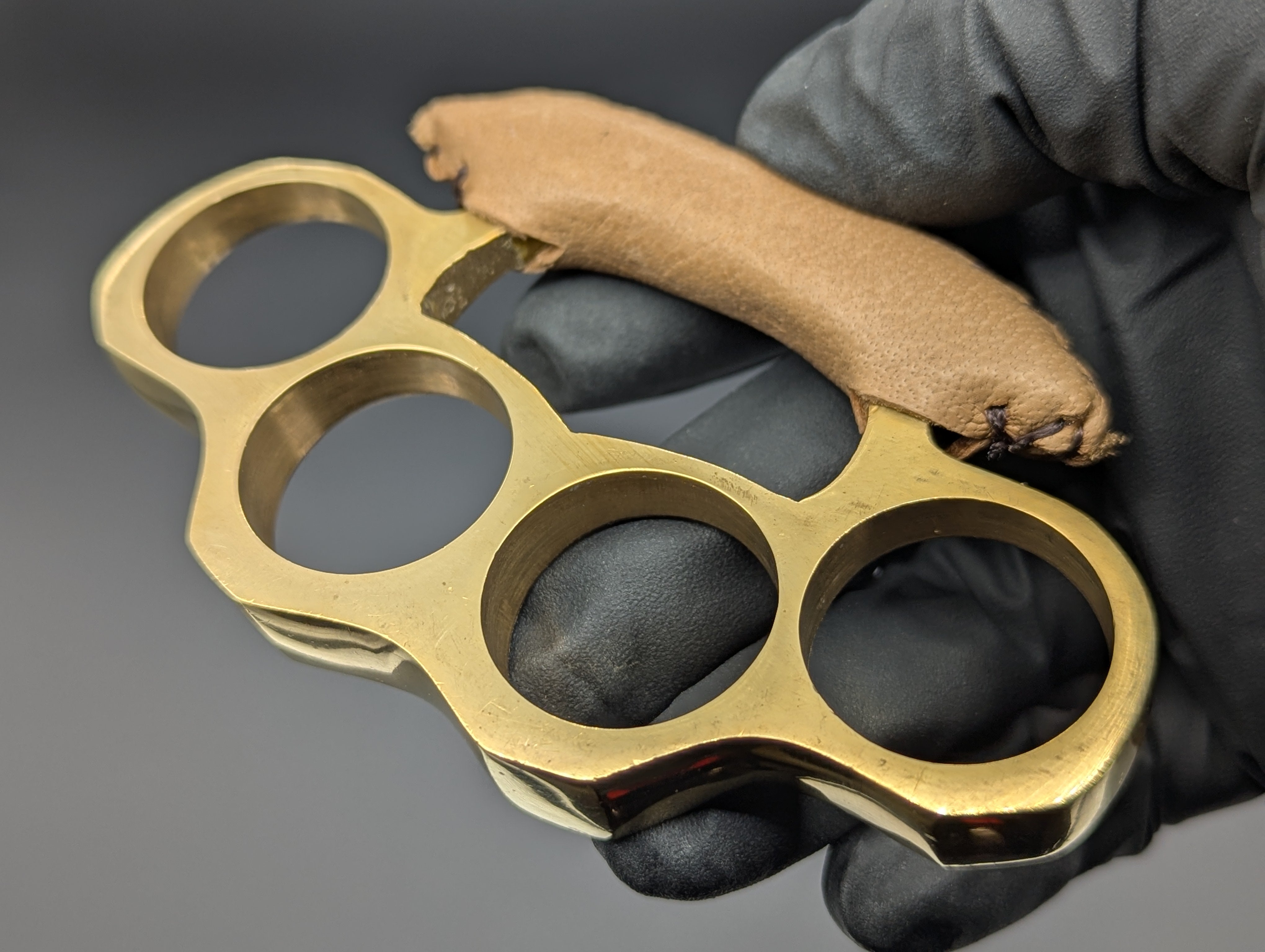 BRASS SQUARE TOP BRASS KNUCKLE w/ LEATHER ROCKER – LIGHTNING OTF KNIVES