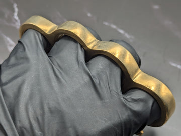 BRASS KNUCKLES & KNUCKLE DUSTERS – LIGHTNING OTF KNIVES