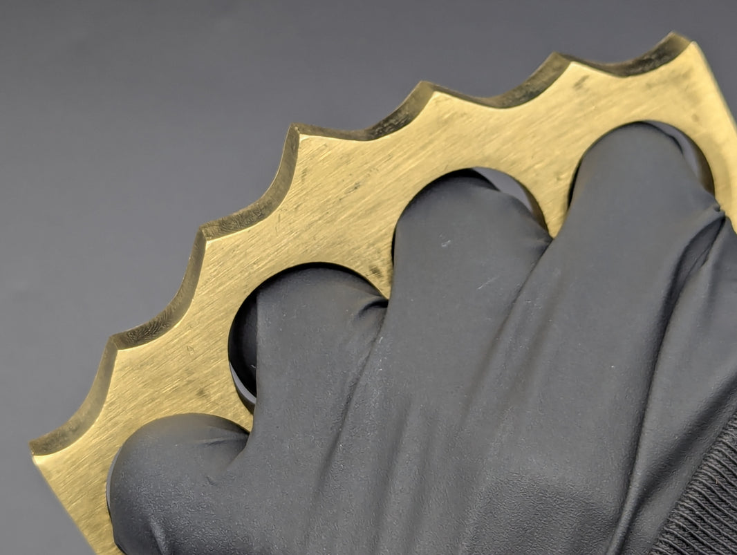 BRASS KNUCKLES – LIGHTNING OTF KNIVES
